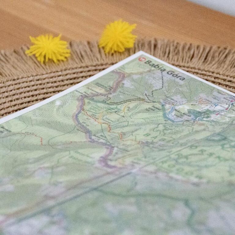 "Korona Gór Polski dla każdego" 2w1 przewodnik + mapa. Bireccy.